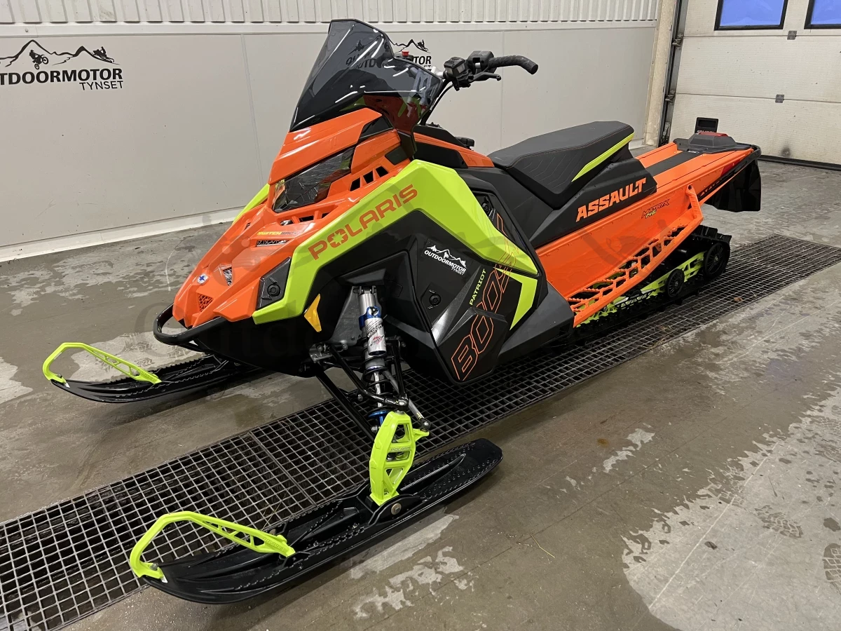 Polaris Switchback Assault 850 Boost 146" Turbo. Demo Som Ny!